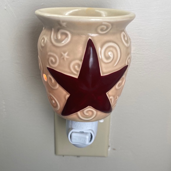 Scentsy | Other | Scentsy Plug In Warmer | Poshmark